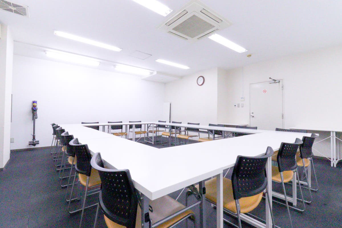 【心斎橋駅7番出口徒歩72秒！23名利用可！】プロジェクター・ホワイトボード・WiFi無料！ふれあい貸し会議室 心斎橋Eの写真16
