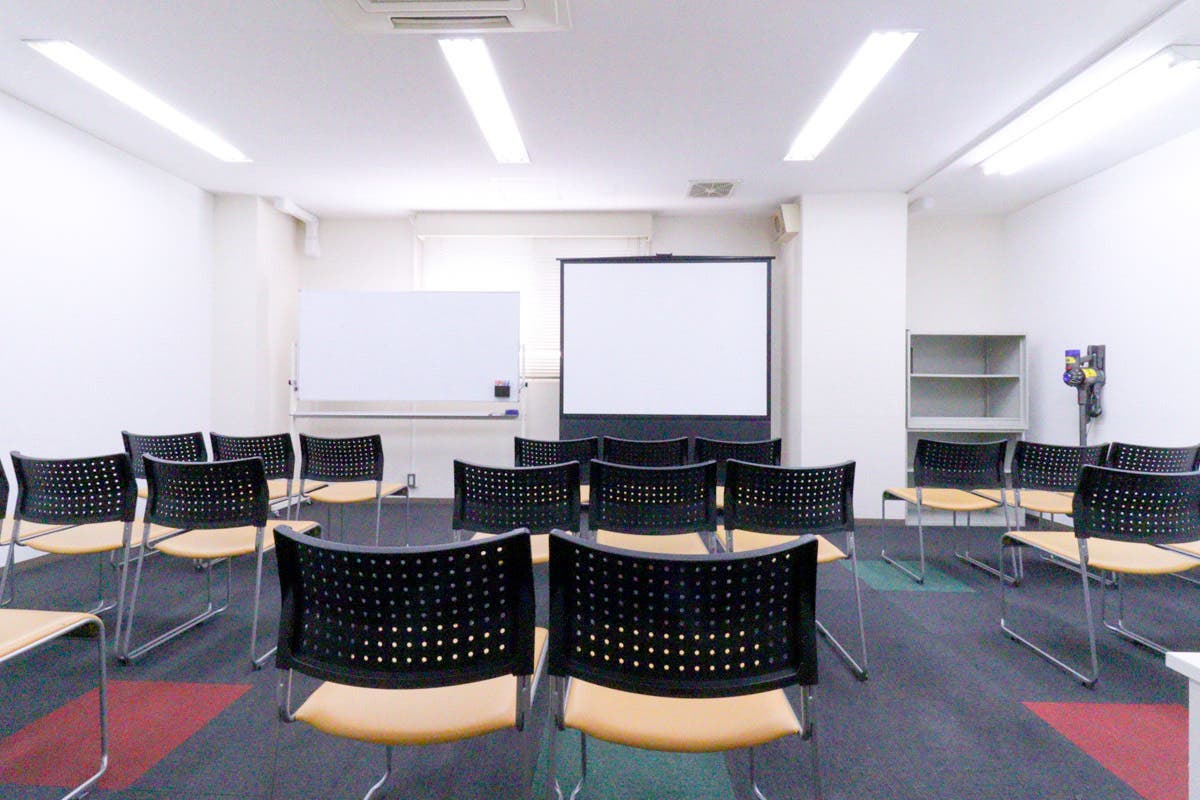 【心斎橋駅7番出口徒歩72秒！23名利用可！】プロジェクター・ホワイトボード・WiFi無料！ふれあい貸し会議室 心斎橋Eの写真17