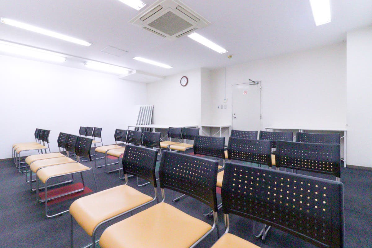 【心斎橋駅7番出口徒歩72秒！23名利用可！】プロジェクター・ホワイトボード・WiFi無料！ふれあい貸し会議室 心斎橋Eの写真20