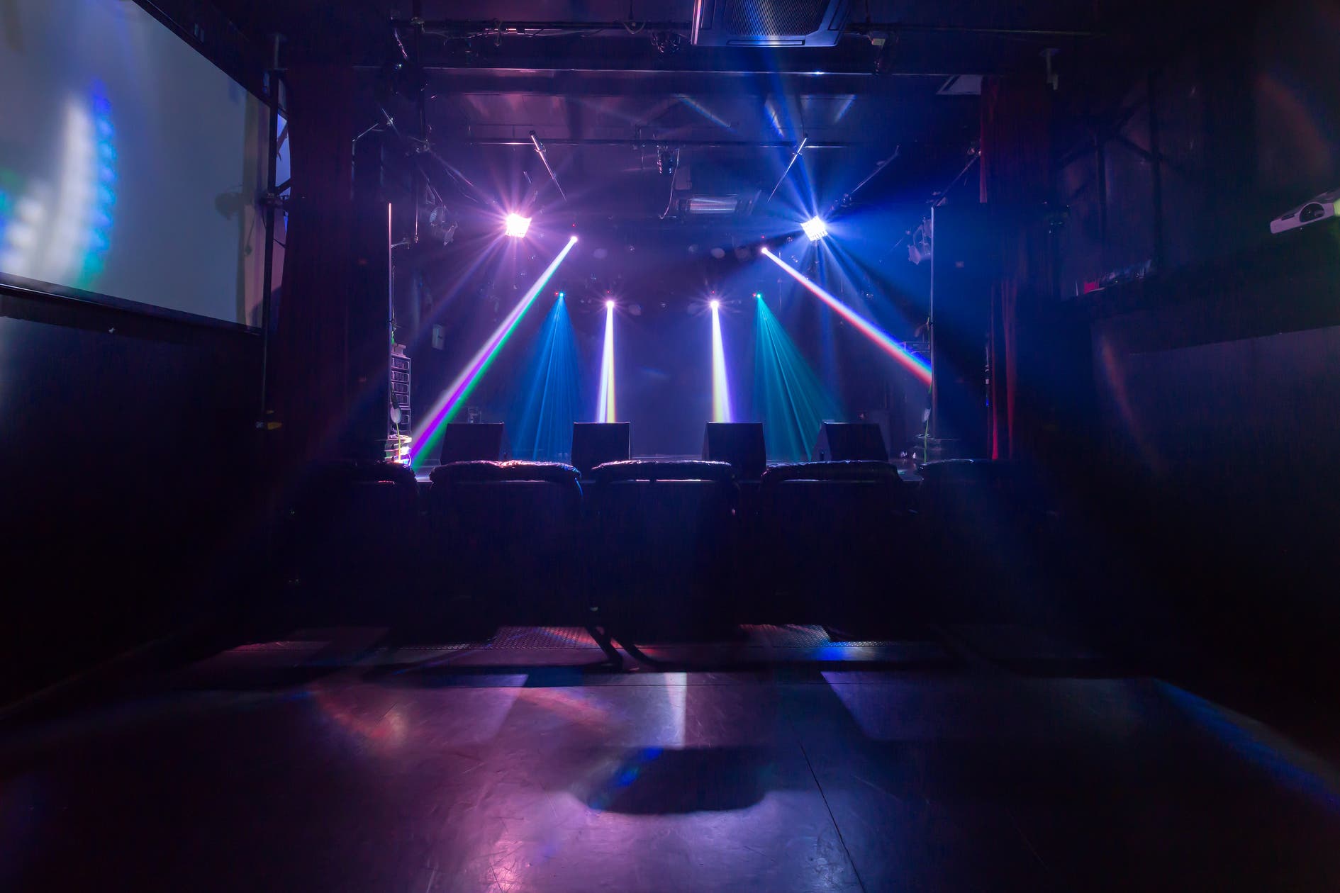 【仙台駅徒歩10分】本格音響×照明完備のライブハウス｜リハーサル・配信イベント・撮影にも対応可！の写真1