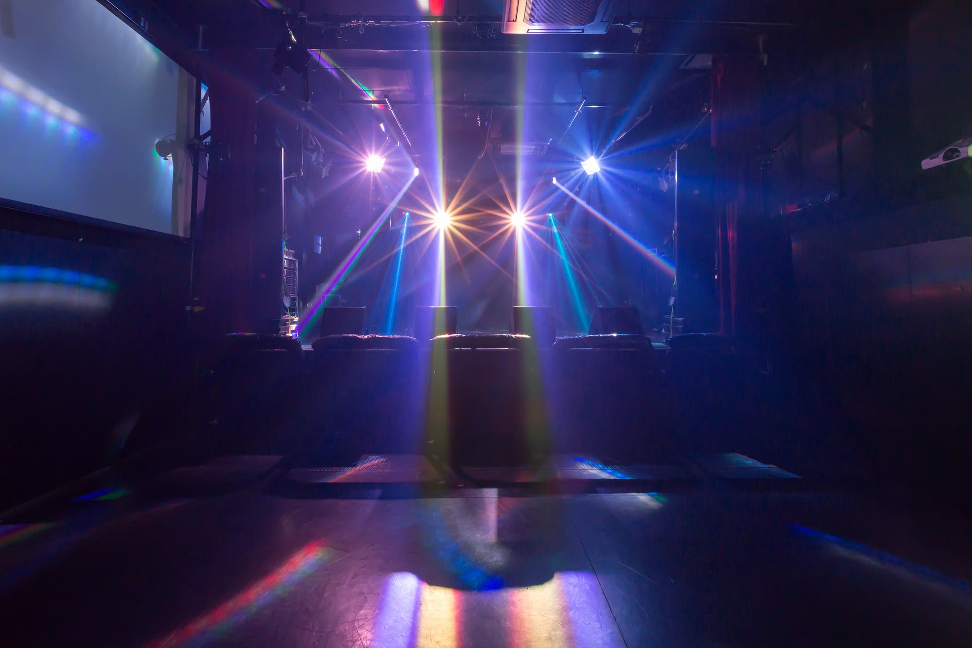 【仙台駅徒歩10分】本格音響×照明完備のライブハウス｜リハーサル・配信イベント・撮影にも対応可！の写真2