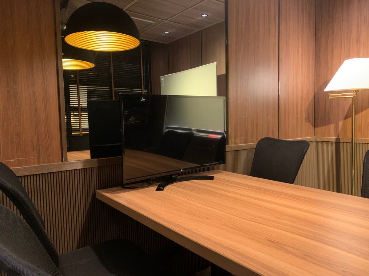 【8名会議室】神保町駅徒歩1分！/モニター/Wi-Fi/充電器/テレワークやWeb会議に最適の写真3