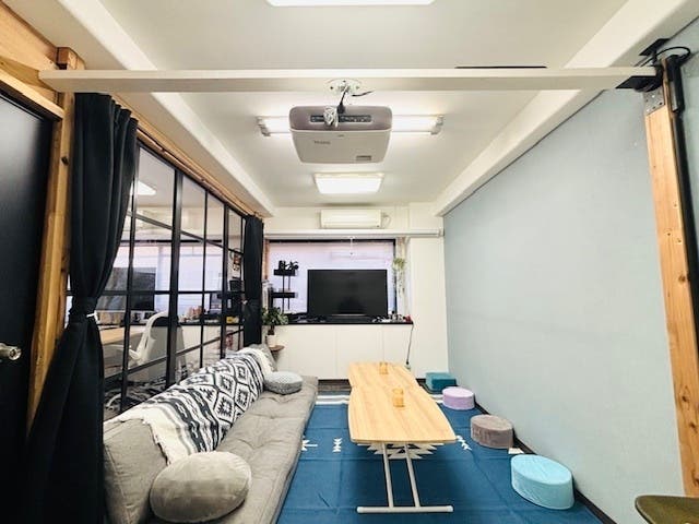 【シアタールーム】大阪メトロ御堂筋線「本町駅」2分の貸切パーティースペースの写真1