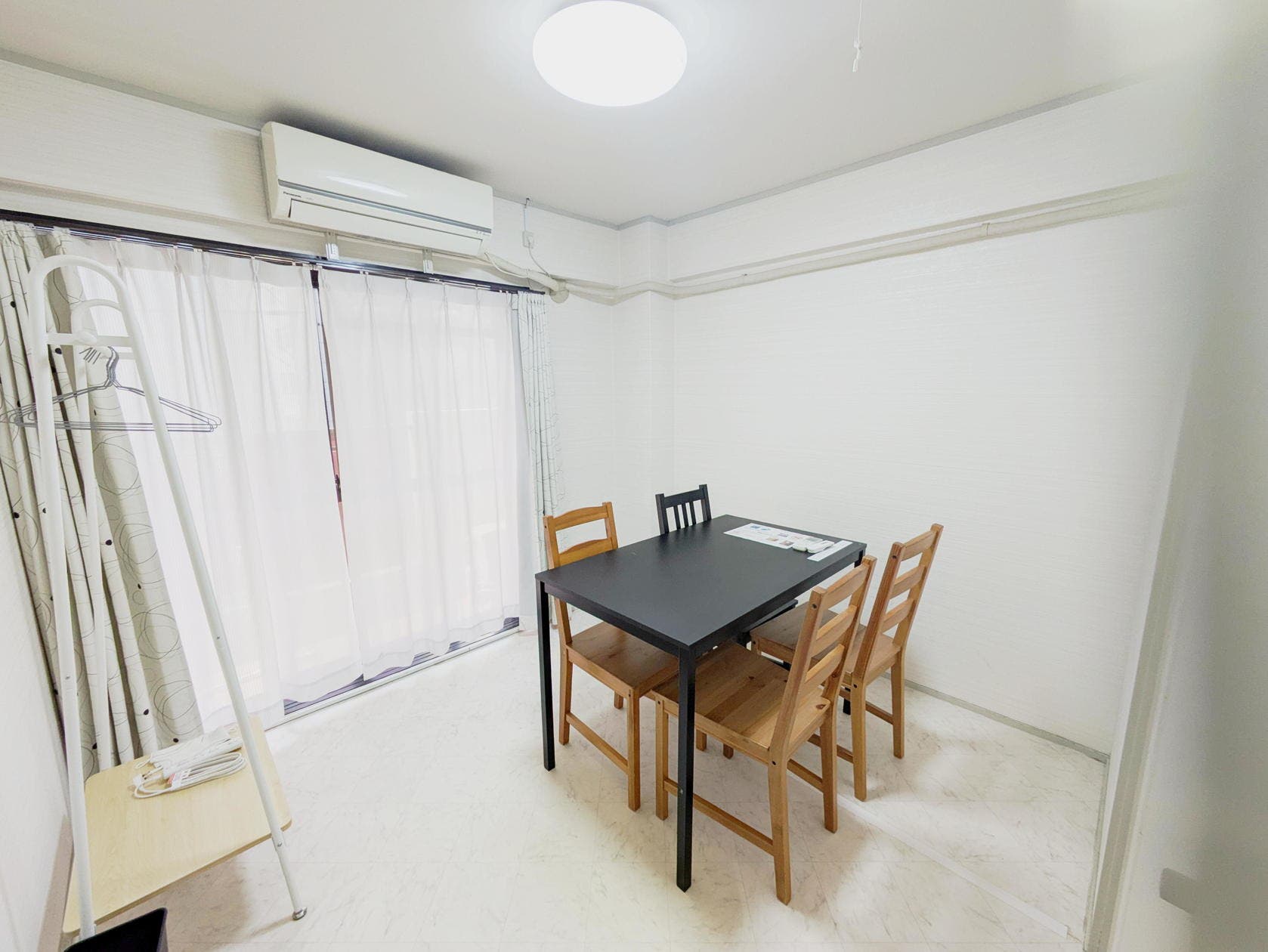 ≪大阪駅10分❕ミーティングスペースD304≫完全個室４名✨テレワーク,Web会議,面接にの写真1