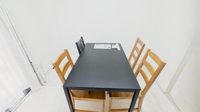 ≪大阪駅10分❕ミーティングスペースD304≫完全個室4名✨テレワーク,Web会議,面接にの写真2