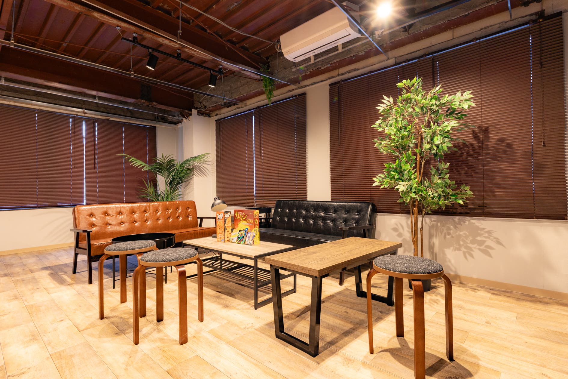 【ゴミ捨て無料！】駅近・広々50㎡・小人数から大人数までOK！100㌅特大スクリーン！2次会・打ち上げ・撮影OKの写真11