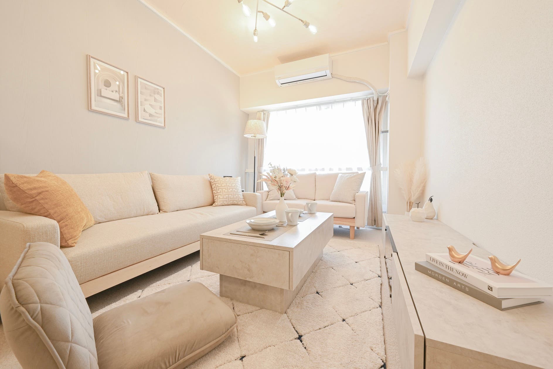 🎉4月オープンSALE🥳プロジェクター📺🎉女子会🌸名古屋徒歩3分🌸推し活🎀女子会/デート/映画鑑賞📷ポートレート📷の写真1