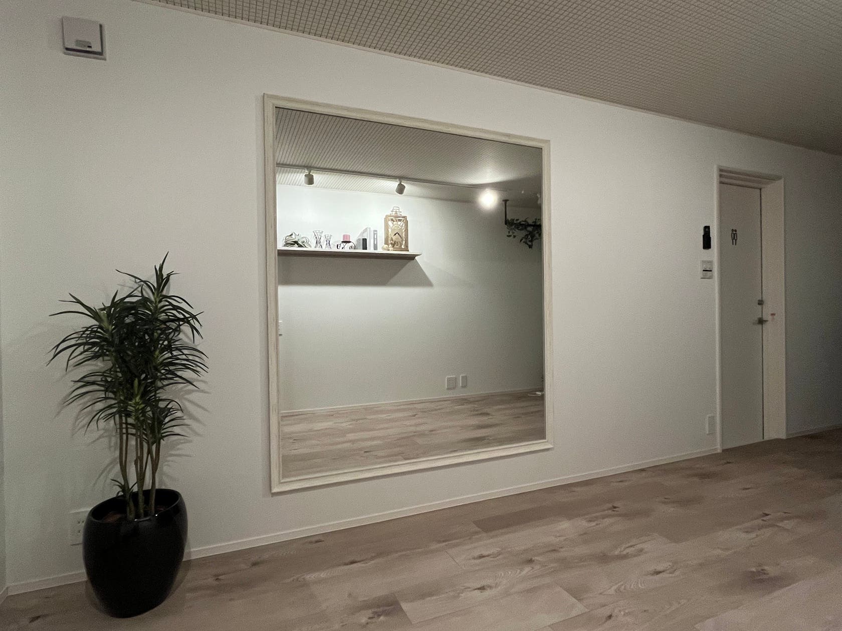  グランドピアノのあるオシャレスタジオの写真8