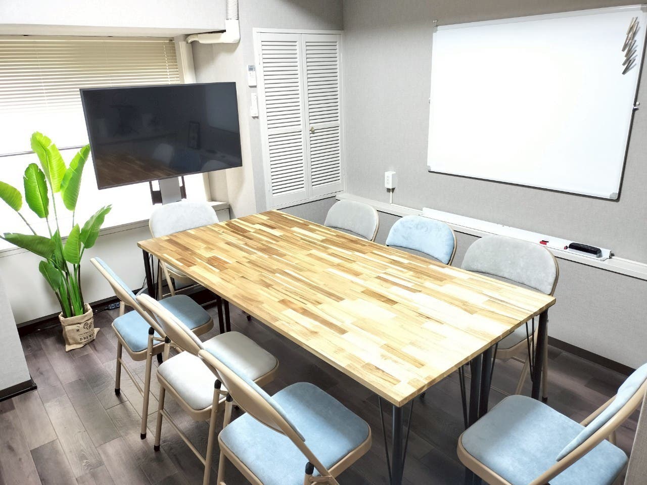 ☆金山駅から徒歩２分の便利な会議室！ボードゲーム有り！４０インチモニター、ホワイトボード、Wi-Fi無料☆の写真5