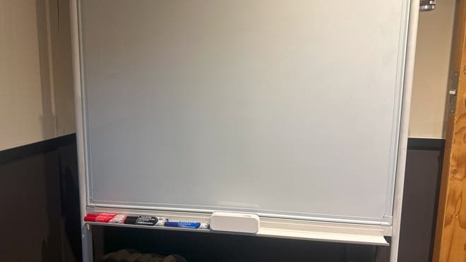 【6名会議室RoomA】新橋駅徒歩1分!/モニター/Wi-Fi/充電器/テレワークやWeb会議に最適の写真10