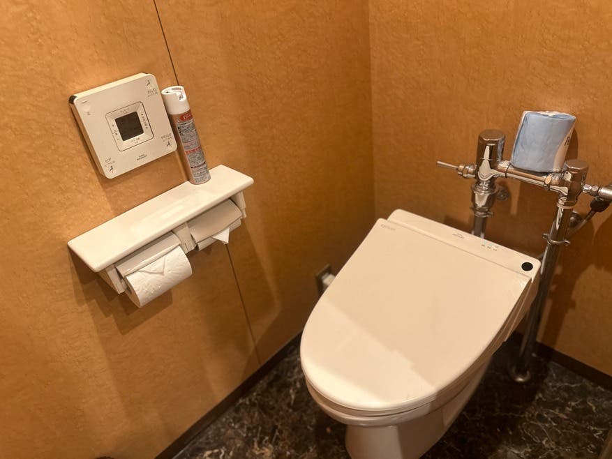 【10名会議室RoomB】新橋駅徒歩1分！/モニター/Wi-Fi/充電器/テレワークやWeb会議に最適の写真26