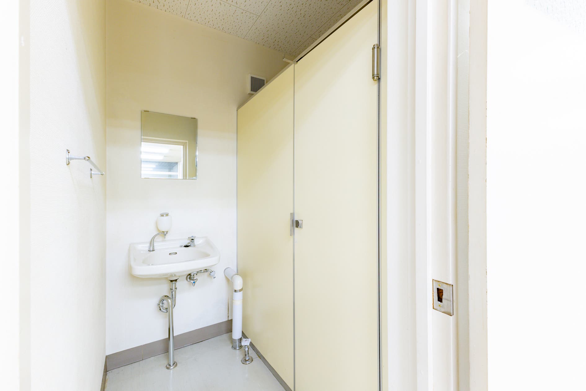 ☝️エアコン設置済☝️✨駅チカスタジオ！！✨🌟50㎡の広々ダンススペース🌟【札幌駅徒歩８分のレンタルスペース】の写真7