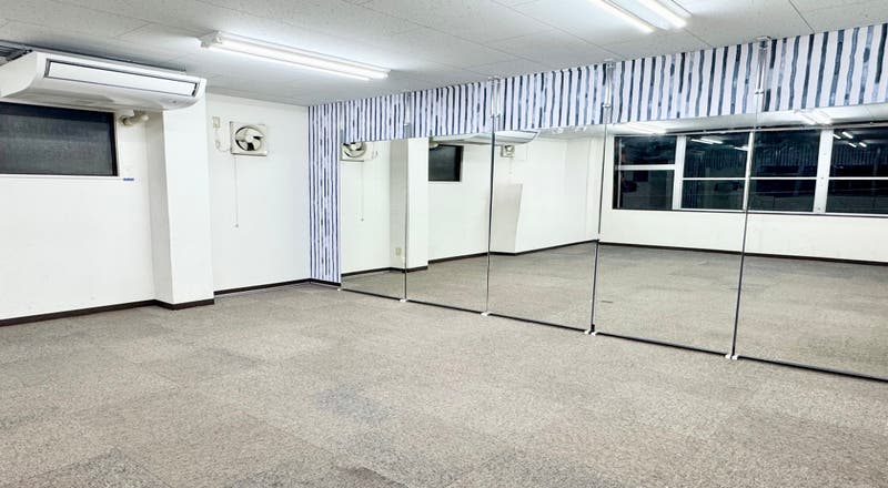 大型鏡あり✨人気のマルチスペース　ダンススタジオ/ヨガ・ピラティスなどにおすすめ/新宿御苑1分/高速Wi-Fi