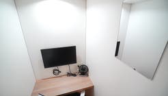 <ワークブース六本木No.1>六本木駅徒歩2分✨完全個室🚪光回線Wi-Fi📶モニター🖥️電源🔌テレワーク/面接/自習/作業の写真2