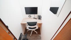 <ワークブース六本木No.1>六本木駅徒歩2分✨完全個室🚪光回線Wi-Fi📶モニター🖥️電源🔌テレワーク/面接/自習/作業の写真4