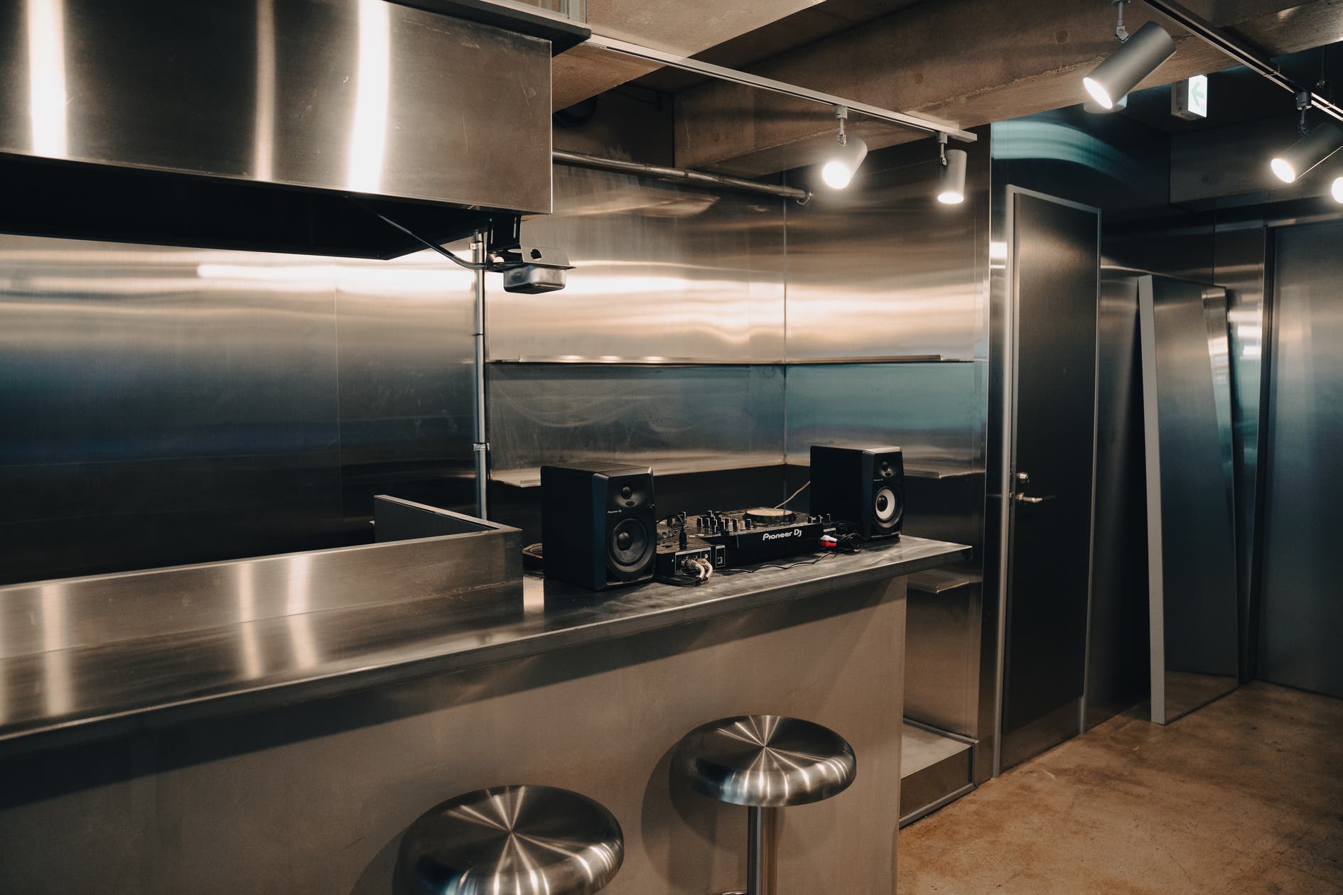 国立競技場近く今最注目の再開発エリアの写真5