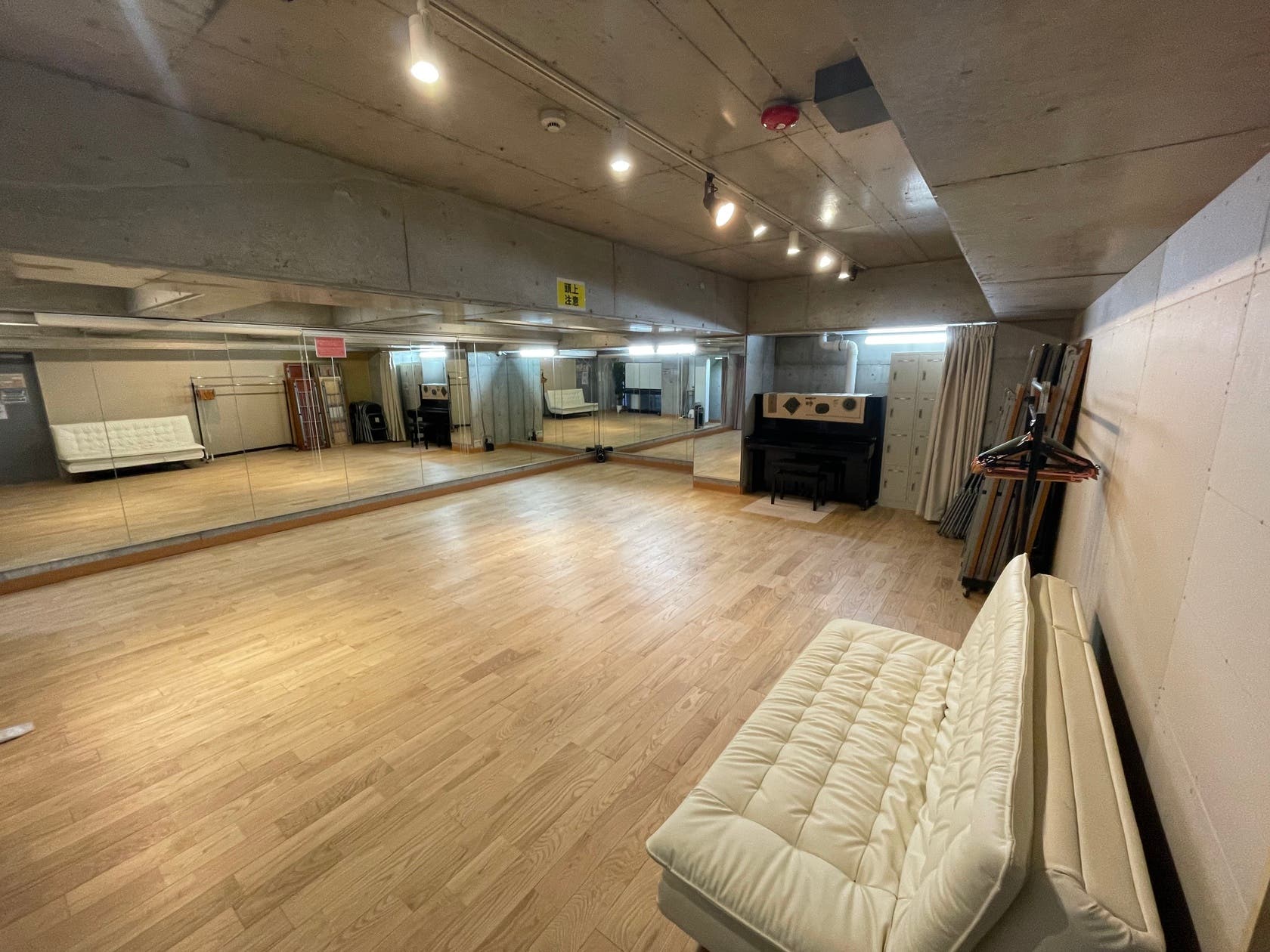 昨年OPEN！新宿駅西口6分！【エスポワール富士スタジオ】（49m²）ダンス12名、会議等18名程利用可能！の写真1