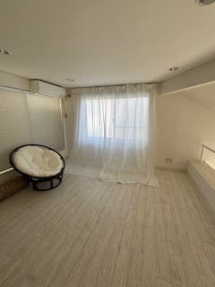 【奥渋フォトスタジオ　Two Me 】自然光での撮影できる！白タイル（床）白壁、小さなスタジオの写真26