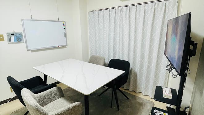 100インチスクリーン+4Kプロジェクターで大迫力の映画🎞ゲーム🎮推し活🤍贅沢な遊び時間を、大人だけの隠れ家で🖤の写真11