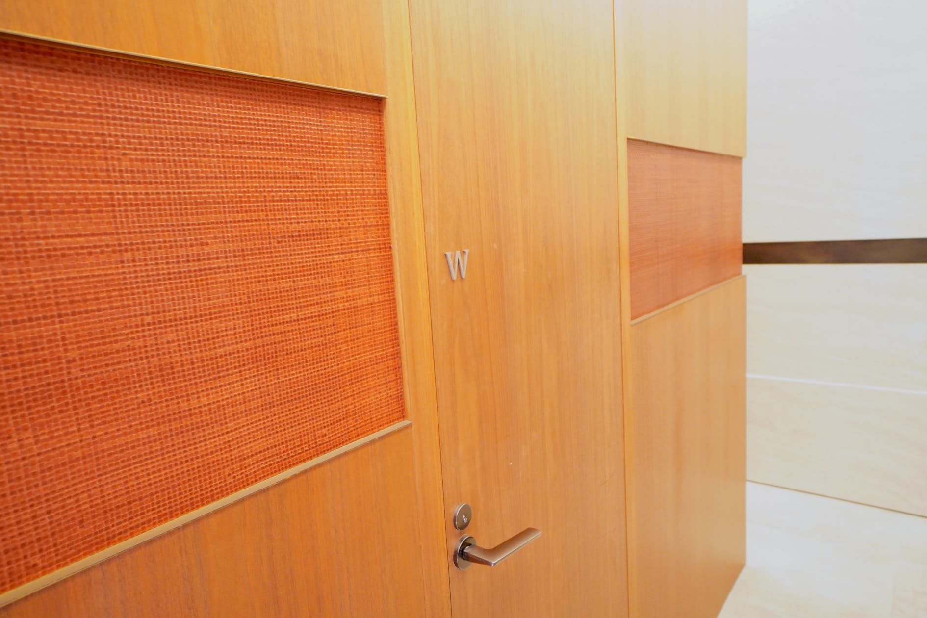 ＜ワークブース六本木No.2＞六本木駅徒歩2分✨完全個室🚪光回線Wi-Fi📶モニター🖥️電源🔌テレワーク/面接/自習/作業の写真9