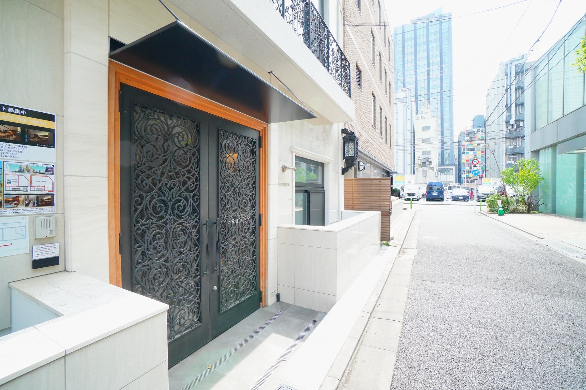 ＜ワークブース六本木No.3＞六本木駅徒歩2分✨完全個室🚪光回線Wi-Fi📶モニター🖥️電源🔌テレワーク/面接/自習/作業の写真12