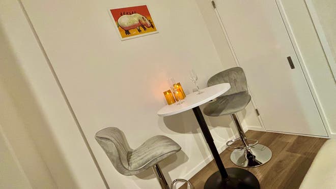 心斎橋駅すぐ<24H利用可>使い勝手抜群のパーティースペース❣優雅デートも❣100㌅映画鑑賞◎の写真4