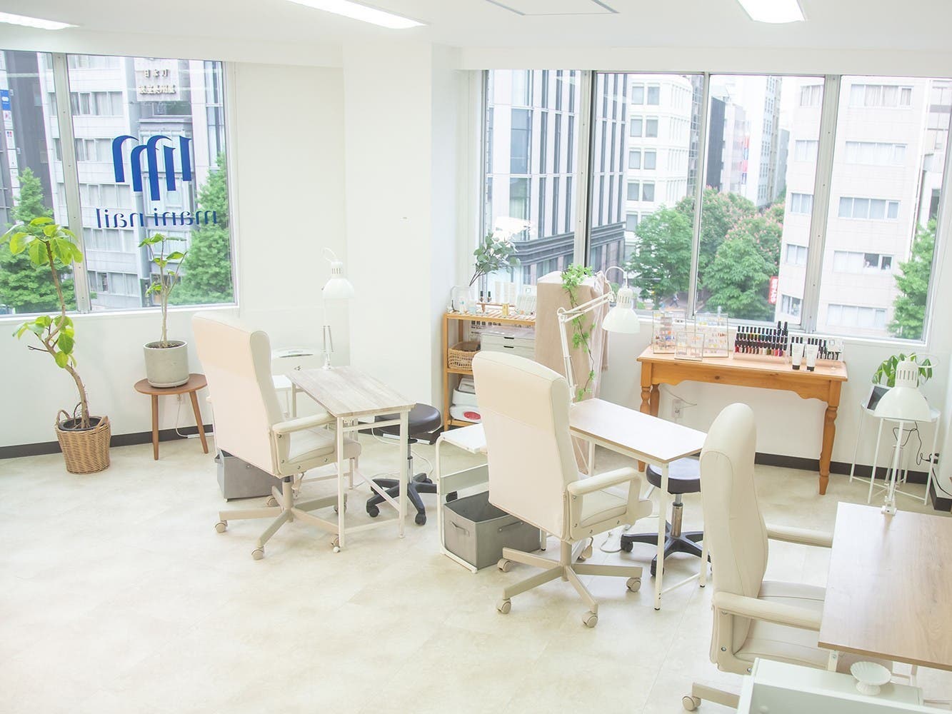 ネイル1席OK★日曜は貸し切り利用も可♪LEDライト・集塵機の貸し出しOKの写真1