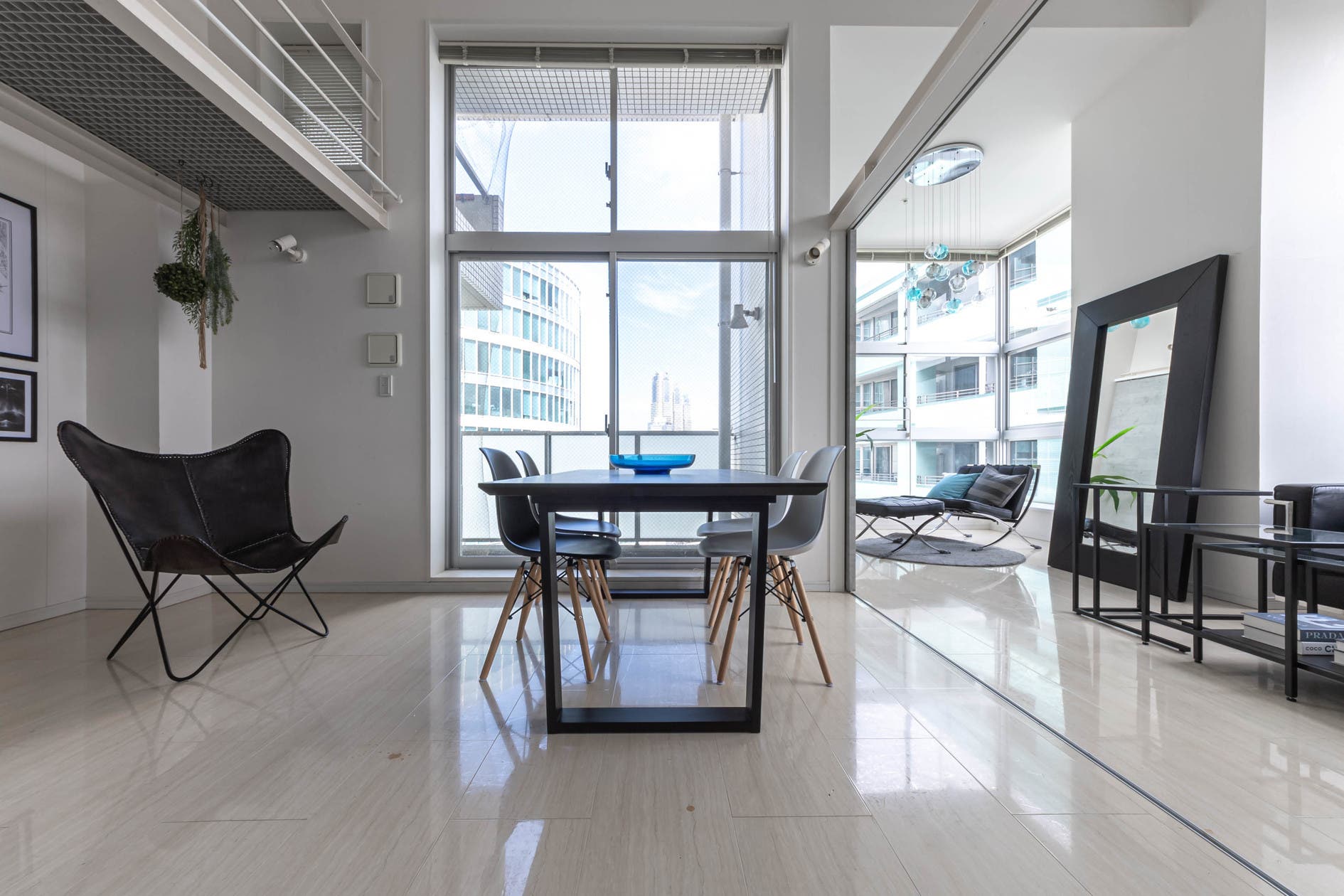 Ｓ２．［天高4m・二面採光］自然光豊富な海外の高級ペントハウス風撮影スタジオの写真8