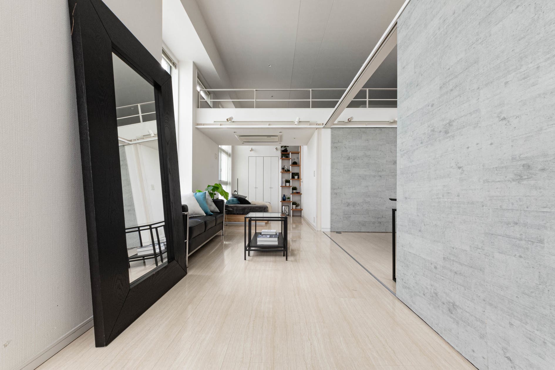 Ｓ２．［天高4m・二面採光］自然光豊富な海外の高級ペントハウス風撮影スタジオの写真11