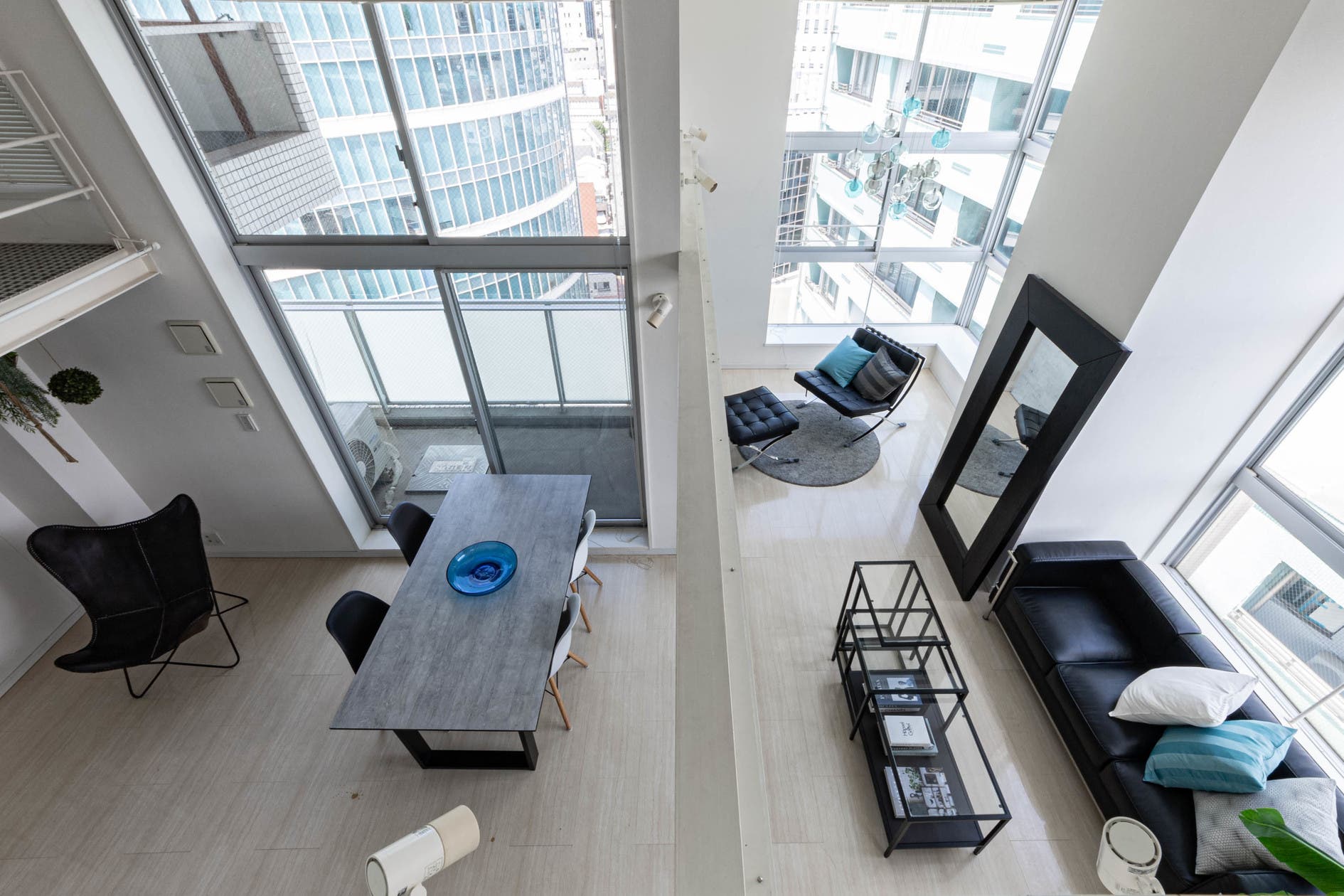 Ｓ２．［天高4m・二面採光］自然光豊富な海外の高級ペントハウス風撮影スタジオの写真7