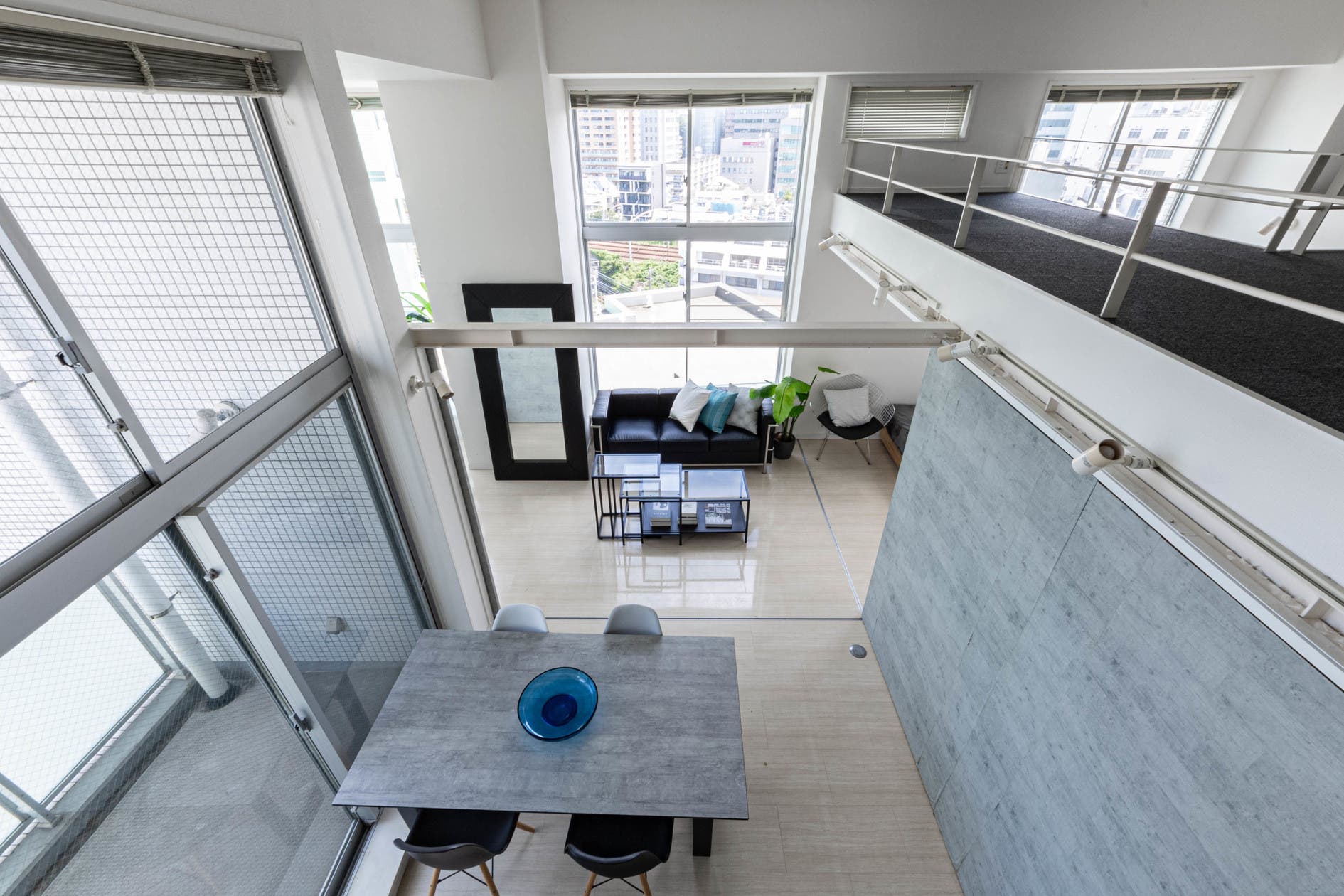 Ｓ２．［天高4m・二面採光］自然光豊富な海外の高級ペントハウス風撮影スタジオの写真20