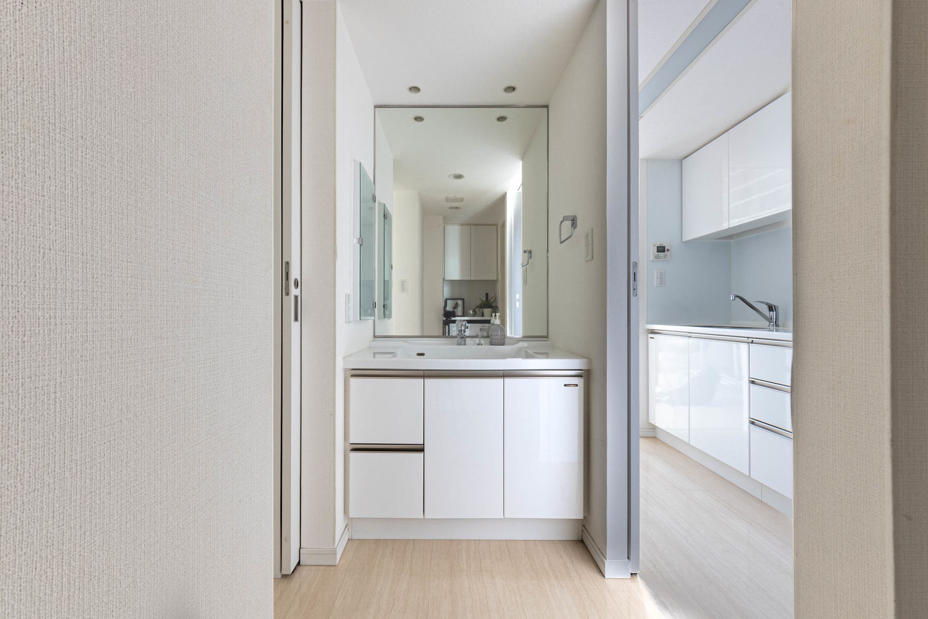 Ｓ２．［天高4m・二面採光］自然光豊富な海外の高級ペントハウス風撮影スタジオの写真27