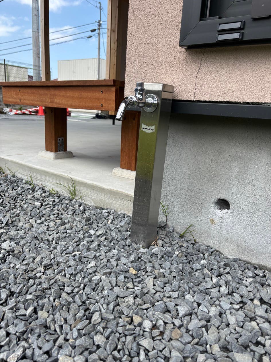 縁側と芝生でゆっくり過ごせる小洒落たバンガローの写真5