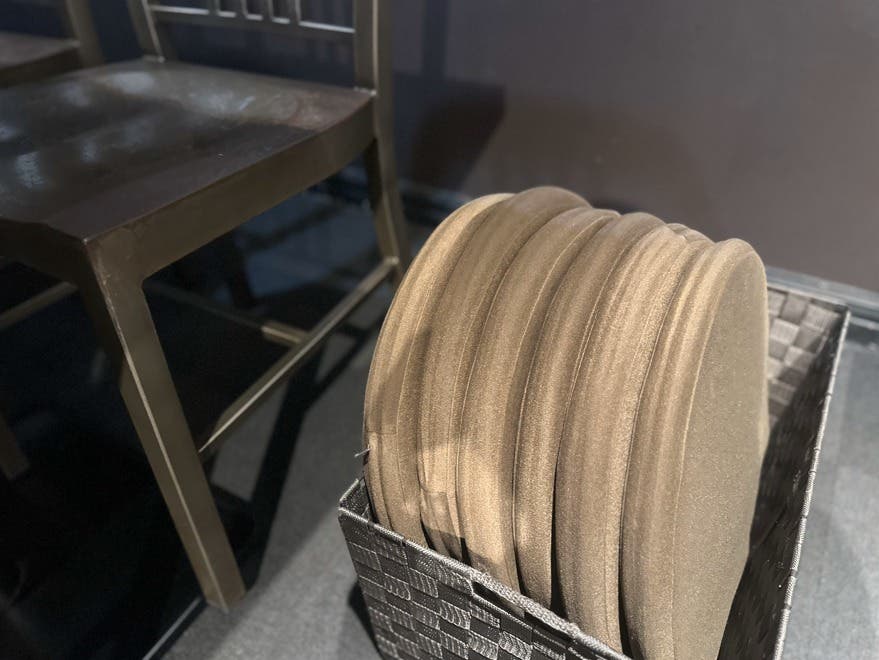 【10名会議室RoomB】新橋駅徒歩1分！/モニター/Wi-Fi/充電器/テレワークやWeb会議に最適の写真16