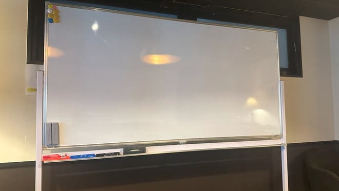 【12名会議室RoomC】新橋駅徒歩1分!/モニター/Wi-Fi/充電器/テレワークやWeb会議に最適の写真6