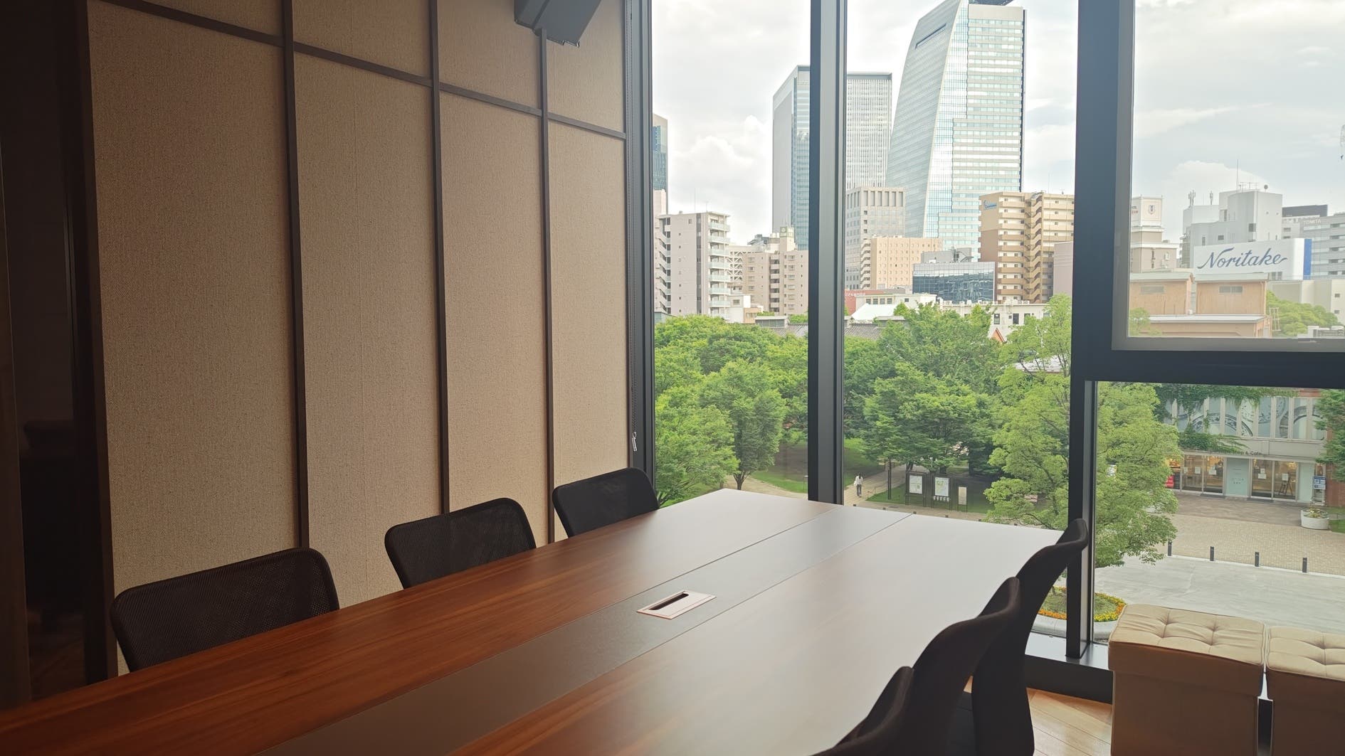 【6名会議室】名古屋市則武新町イオンモール/モニター/Wi-Fi/充電器/テレワークやWeb会議に最適の写真5