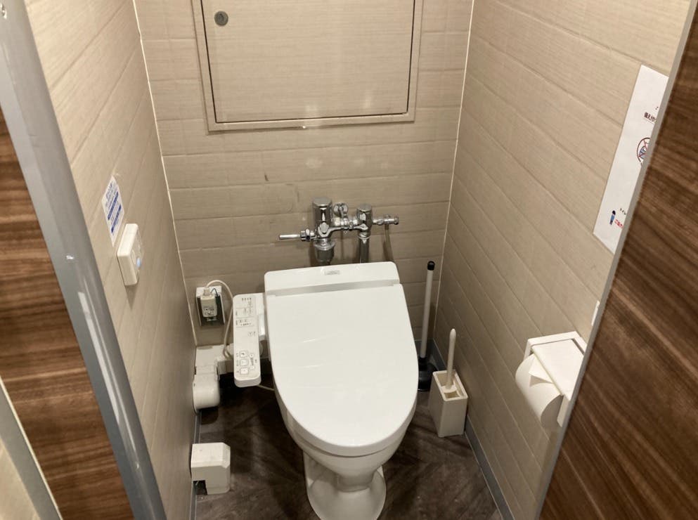 【10名会議室】池袋駅徒歩1分！/モニター/Wi-Fi/充電器/テレワークやWeb会議に最適の写真16