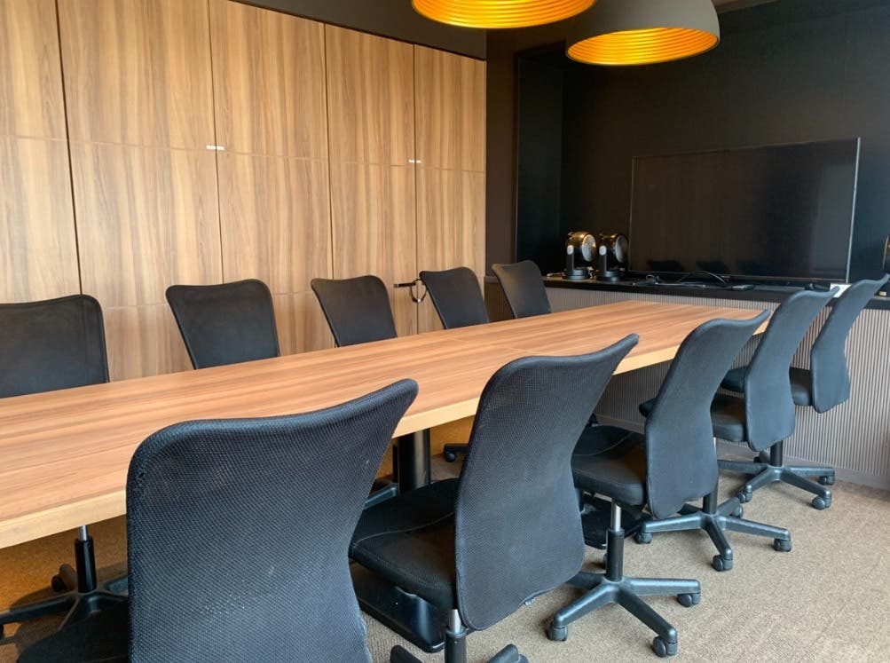 【10名会議室】神保町駅徒歩1分！/モニター/Wi-Fi/充電器/テレワークやWeb会議に最適の写真6