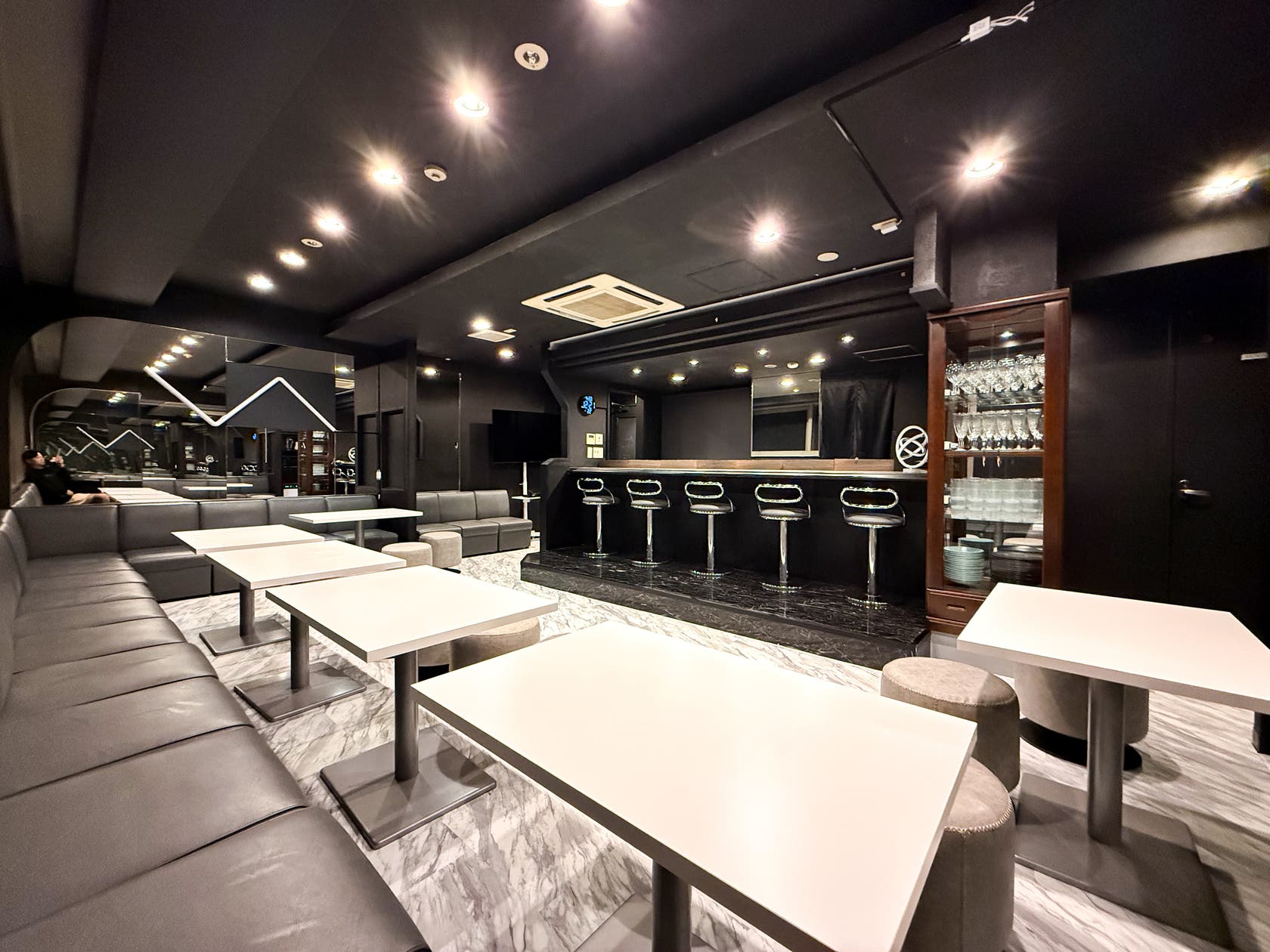 【東武宇都宮駅徒歩5分】本町交差点◆最大40名！アルコール🍺・食べ物持込OK！カラオケ🎤有り🎉の写真3