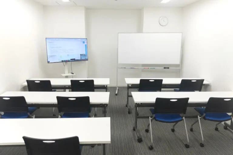 【fabbit大阪本町】セミナールームの写真1