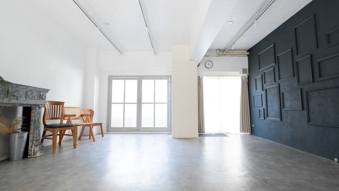 バリエーション多数📸白壁//アーチ窓//駅から3分の駅近撮影スタジオ【スタジオパティオ早稲田】の写真15