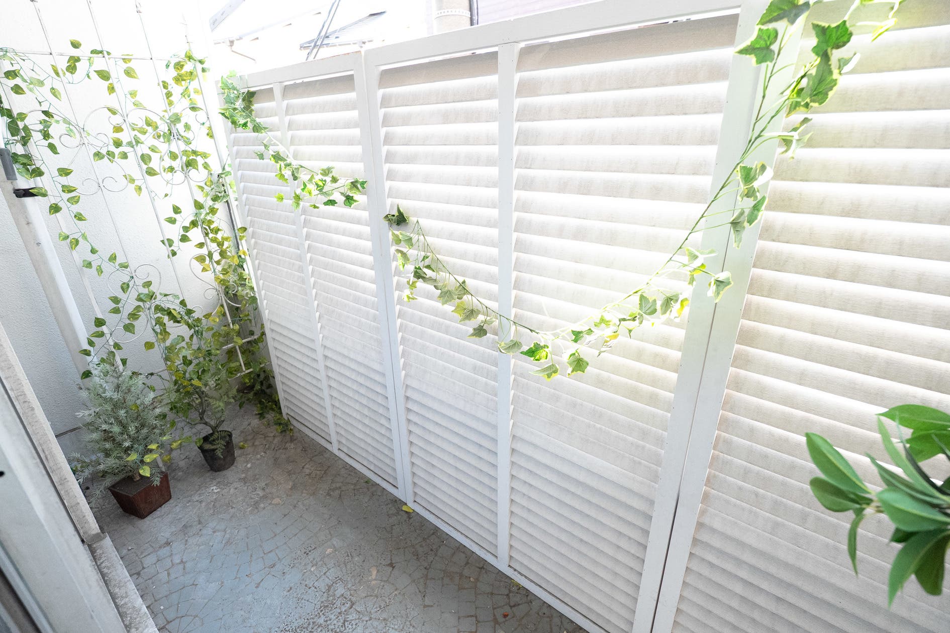 バリエーション多数📸白壁//アーチ窓//駅から3分の駅近撮影スタジオ【スタジオパティオ早稲田】の写真23