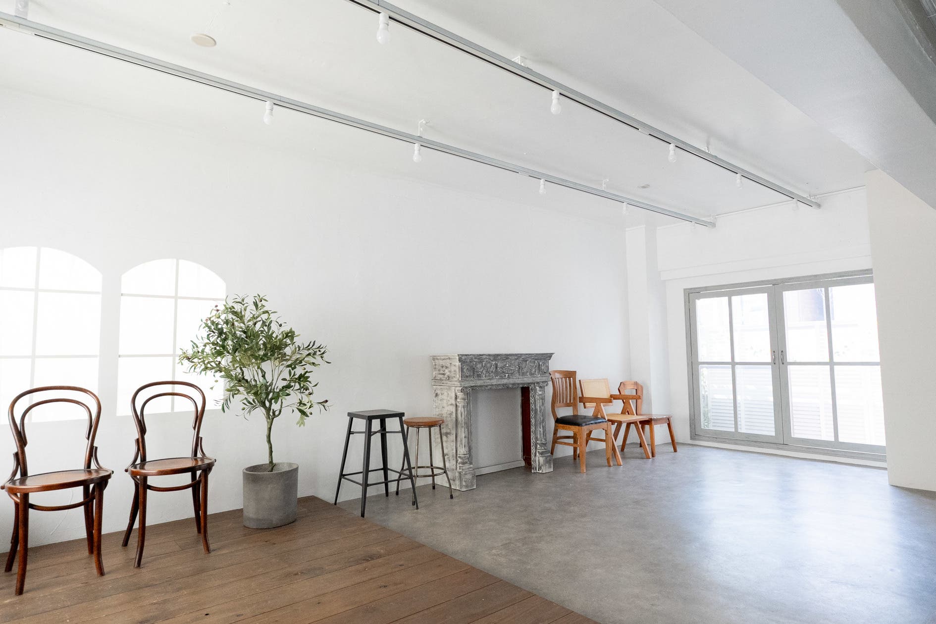 バリエーション多数📸白壁//アーチ窓//駅から3分の駅近撮影スタジオ【スタジオパティオ早稲田】の写真19