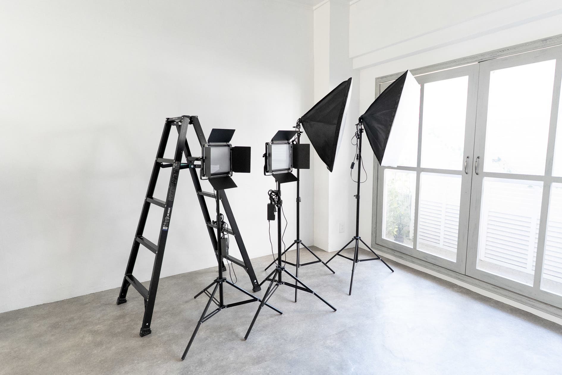 バリエーション多数📸白壁//アーチ窓//駅から3分の駅近撮影スタジオ【スタジオパティオ早稲田】の写真24