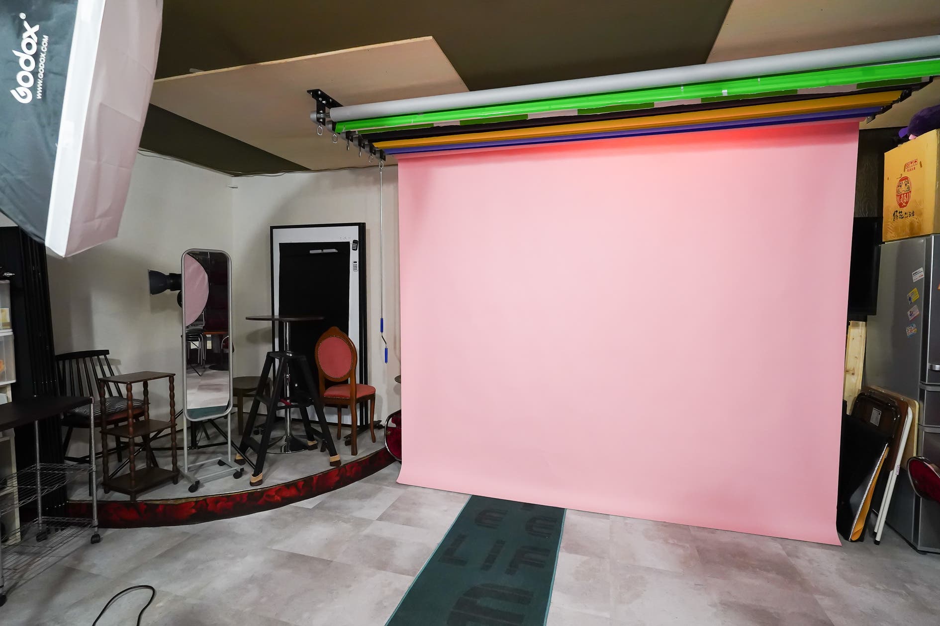 【移転しました】京成線「実籾（みもみ）」駅から徒歩15分の背景紙多数常備の撮影スタジオの写真6