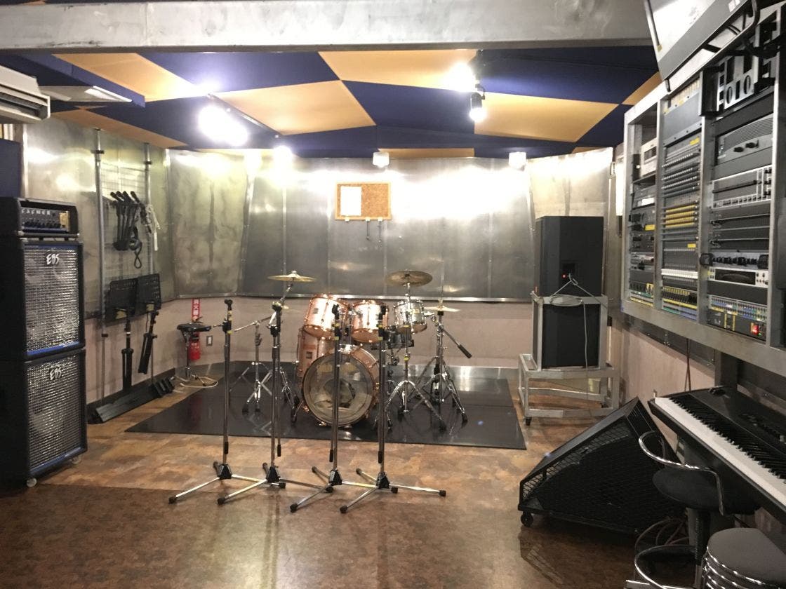 本格的な器材を取り揃えたスタジオ　様々な音楽シチュエーションにどうぞ　Astの写真5