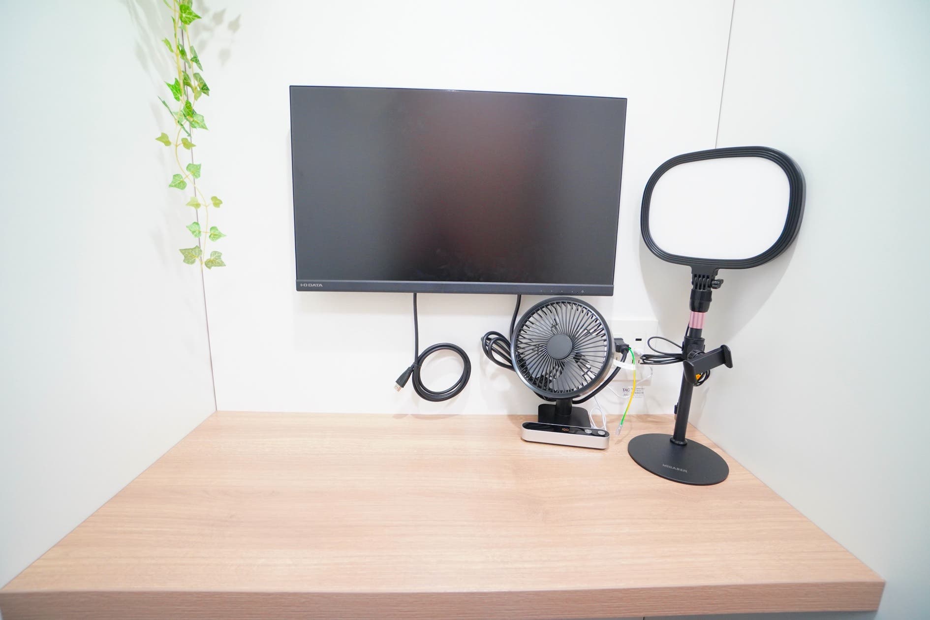 ＜個室ワークブース広尾No.2＞広尾駅徒歩6分✨完全個室🚪高速光回線Wi-Fi📶電源🔌テレワーク/面接/自習/作業の写真2