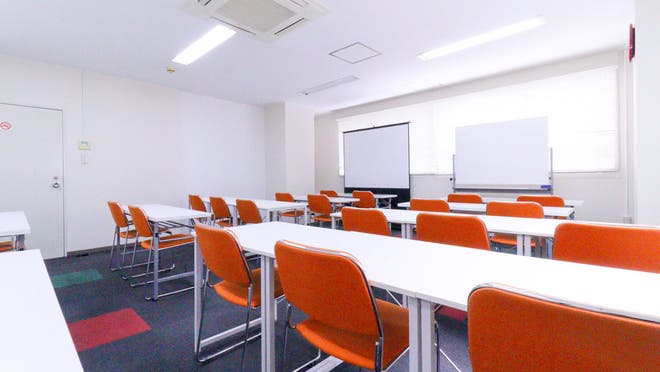 【心斎橋駅7番出口徒歩72秒!23名利用可!】プロジェクター・ホワイトボード・WiFi無料!ふれあい貸し会議室 心斎橋Dの写真2