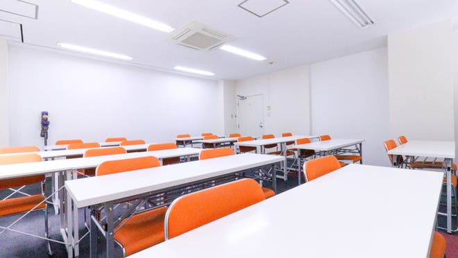 【心斎橋駅7番出口徒歩72秒!23名利用可!】プロジェクター・ホワイトボード・WiFi無料!ふれあい貸し会議室 心斎橋Dの写真4