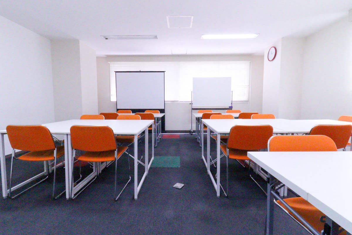 【心斎橋駅7番出口徒歩72秒！23名利用可！】プロジェクター・ホワイトボード・WiFi無料！ふれあい貸し会議室 心斎橋Dの写真7